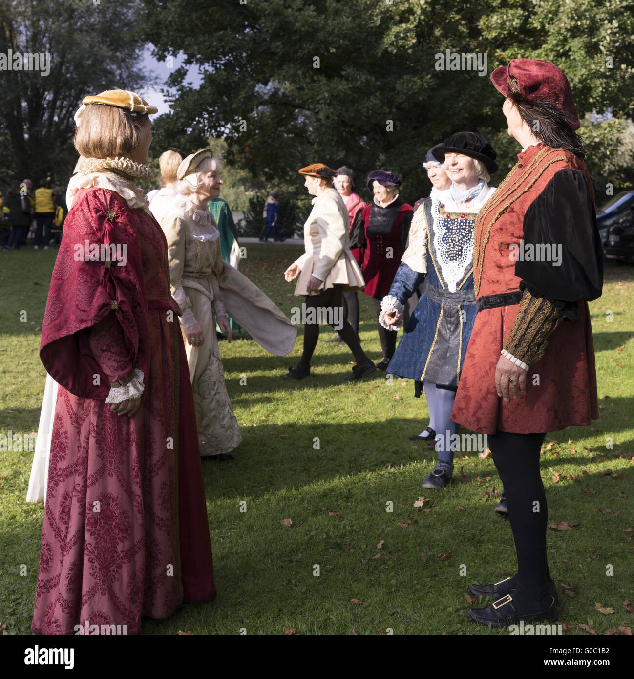 Contra dance hi-res stock photography and images - Alamy