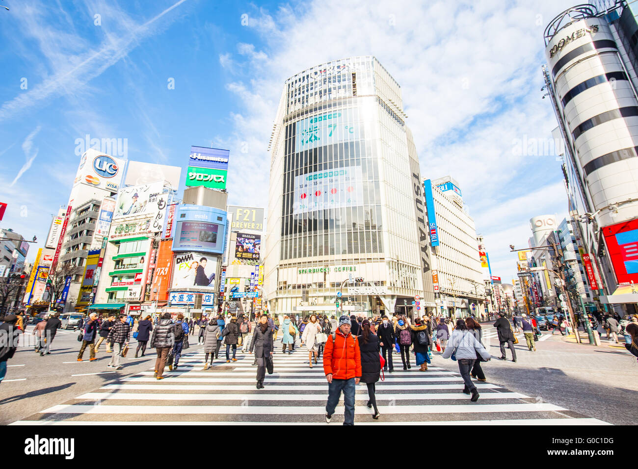 Shibuya crossing in Tokyo, Japan Stock Photo - Alamy