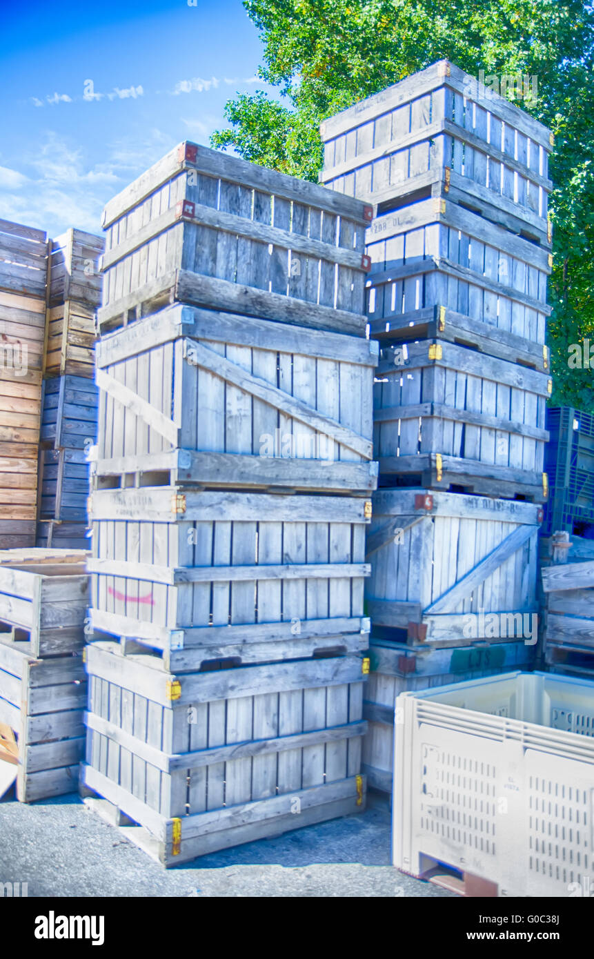 Stack of fruit boxes or crates sit outside a warehouse Stock Photo - Alamy