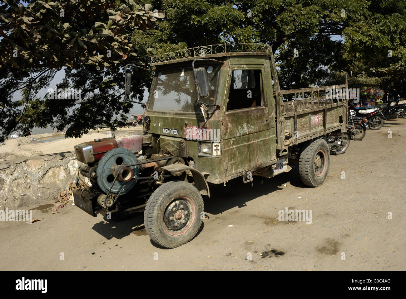 Burma myanmar truck vehicle hi-res stock photography and images - Alamy