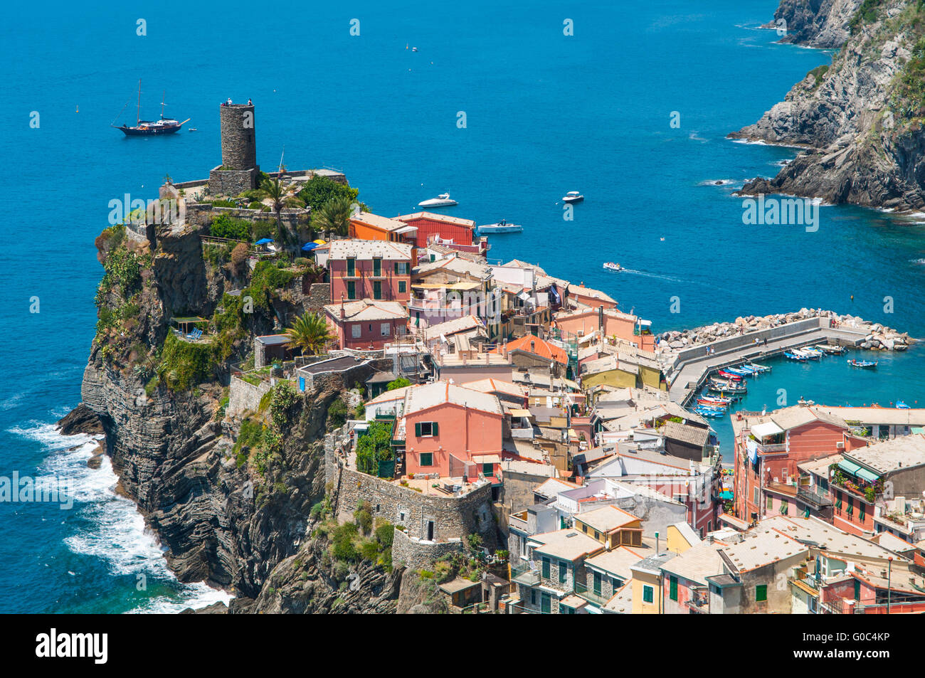 Scenic view of colorful village Vernazza and ocean coast in Cinque ...