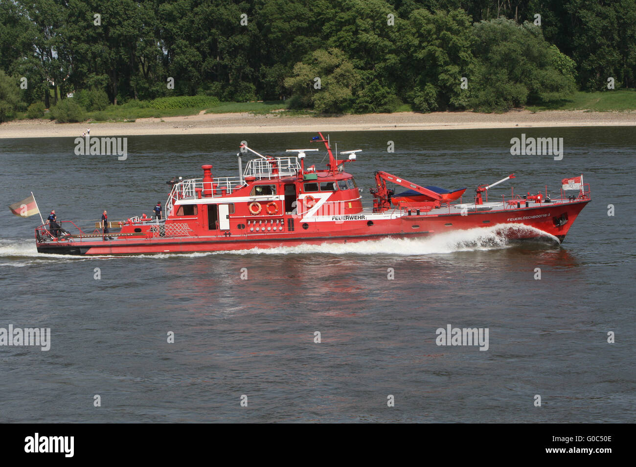 Feuerwehrboot hi-res stock photography and images - Alamy