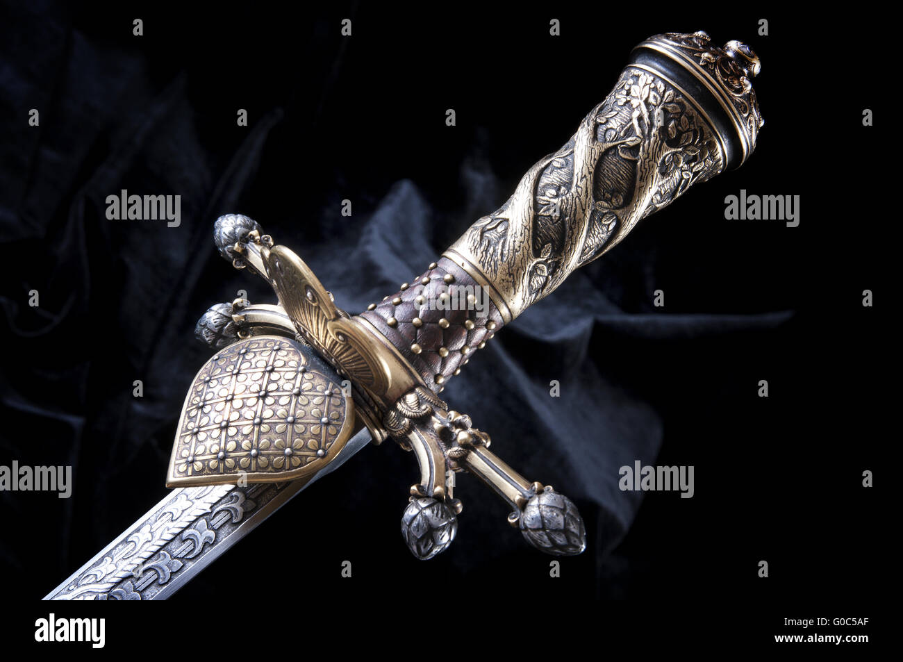 Dagger medieval hi-res stock photography and images - Alamy