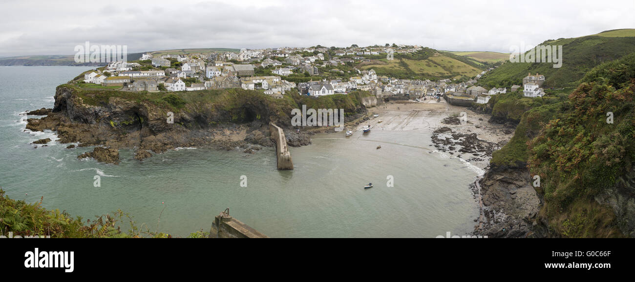 Port port isaac low tide hi-res stock photography and images - Alamy
