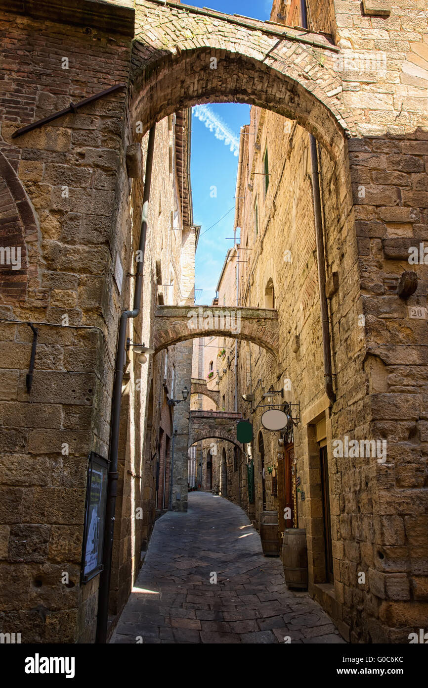 Tuscan street hi-res stock photography and images - Alamy