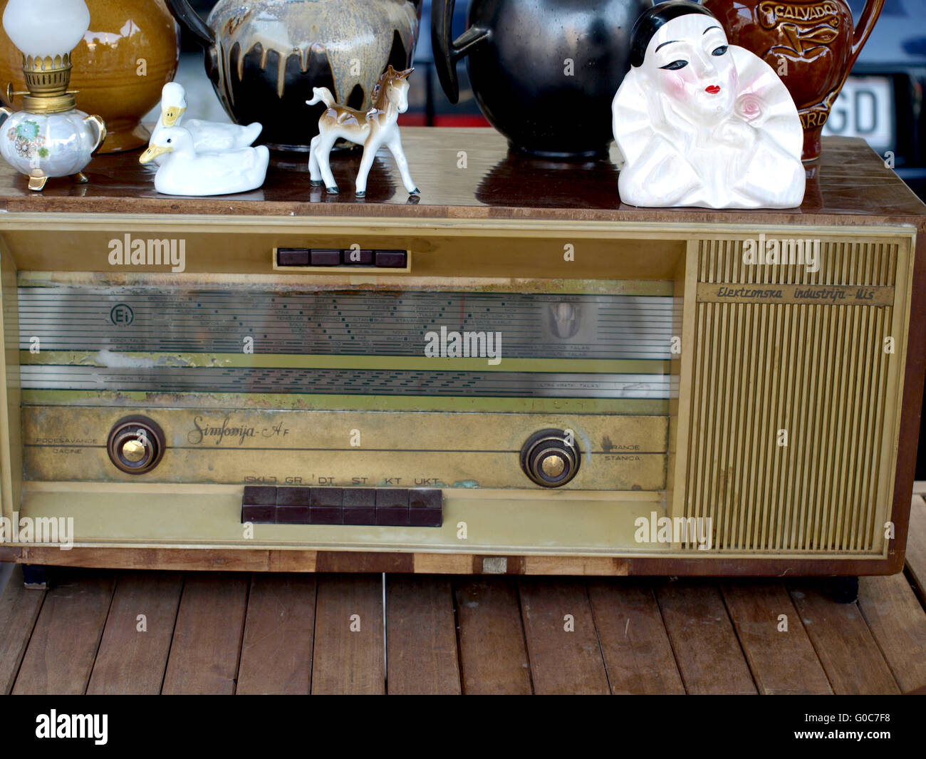 old wooden radio Stock Photo - Alamy