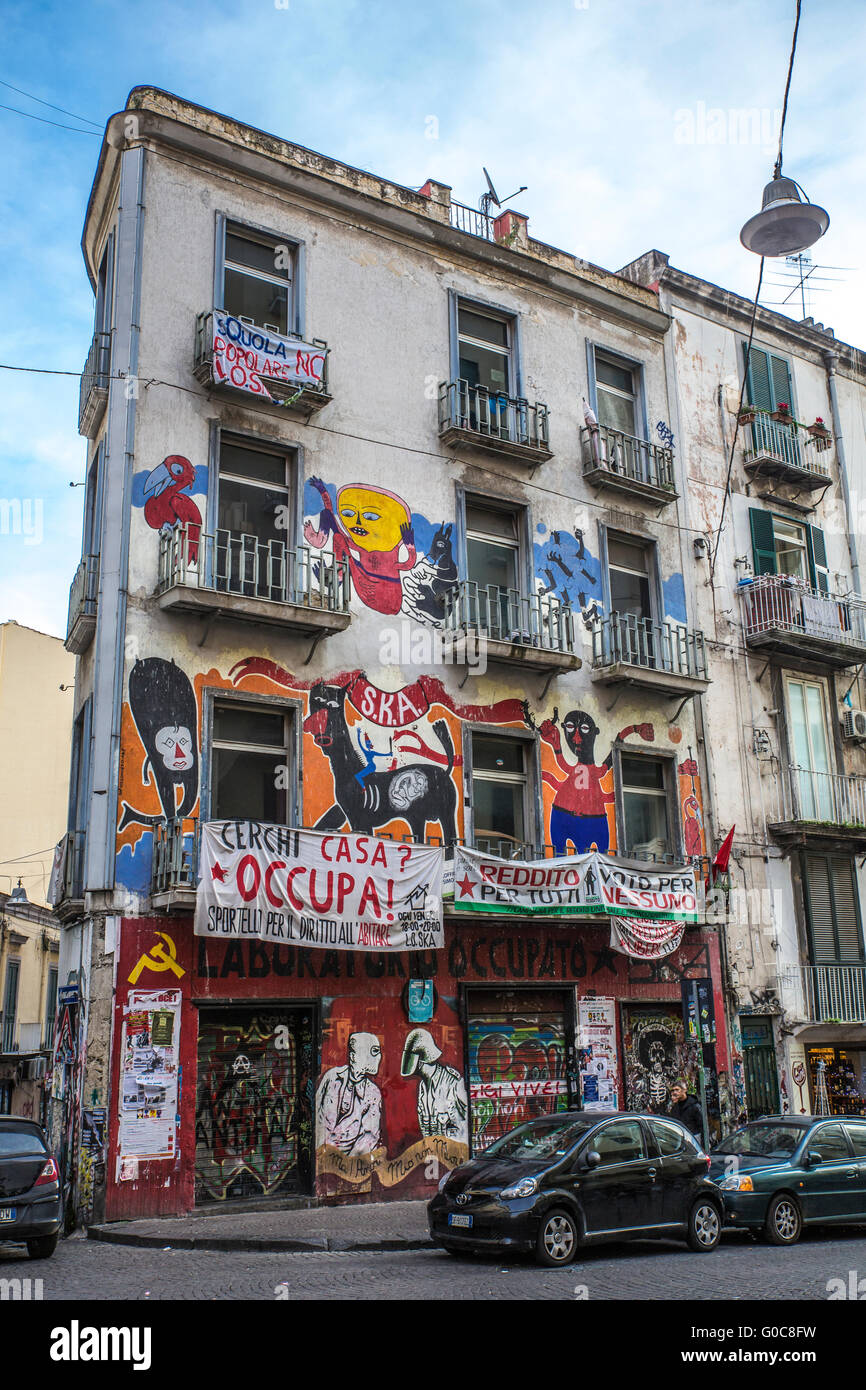 Napoli streets hi-res stock photography and images - Alamy