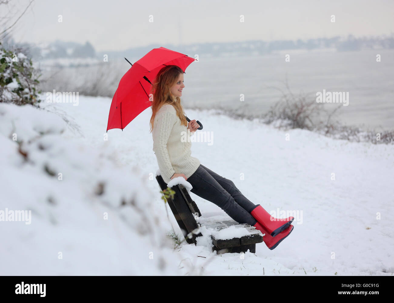 Umbrella walk hi-res stock photography and images - Alamy