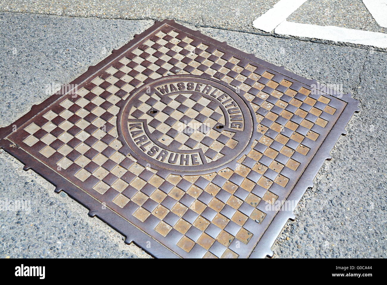 Street iron manhole covers hi-res stock photography and images - Alamy