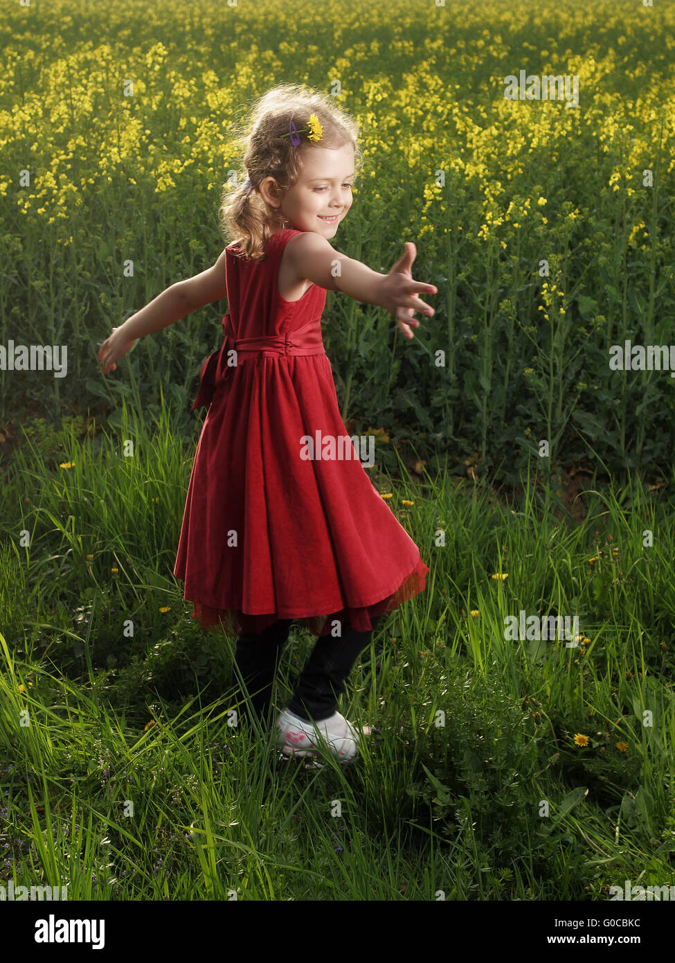 Child dance hi-res stock photography and images - Alamy
