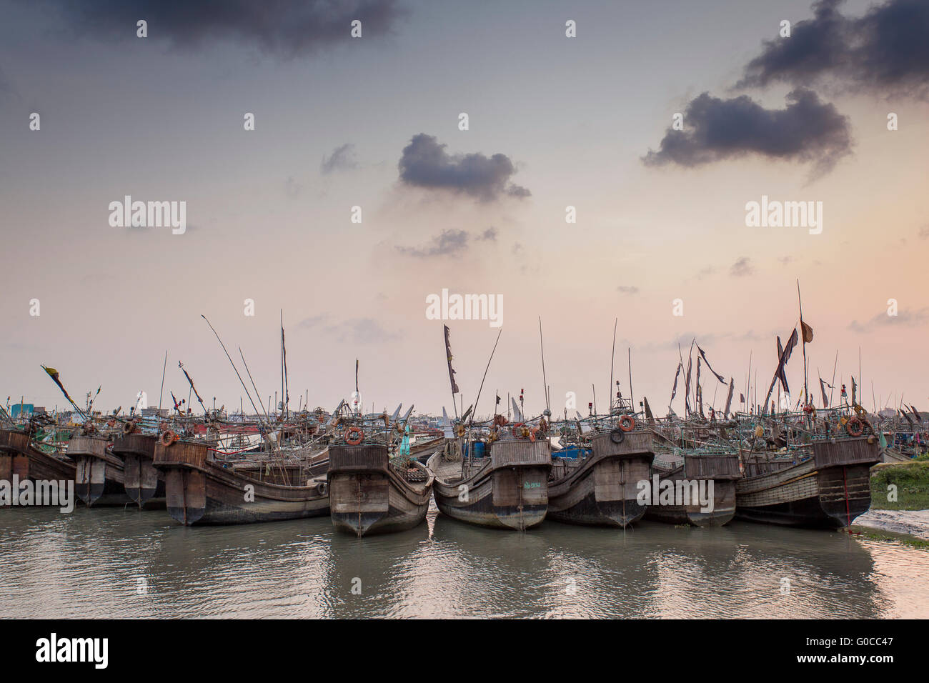 Karnafuli river hi-res stock photography and images - Alamy