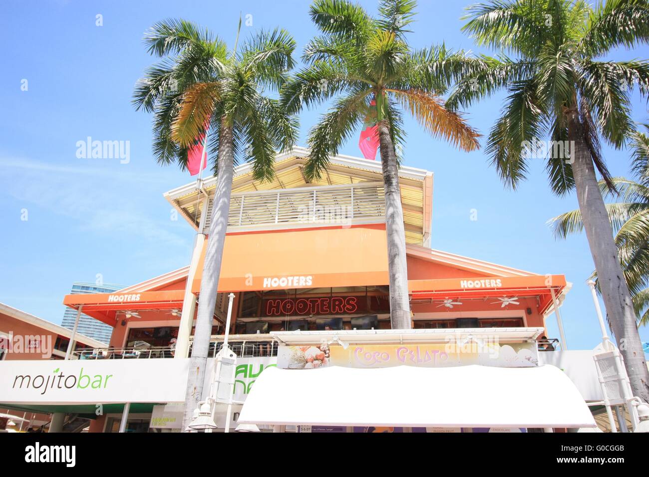 Hooters hi-res stock photography and images - Alamy