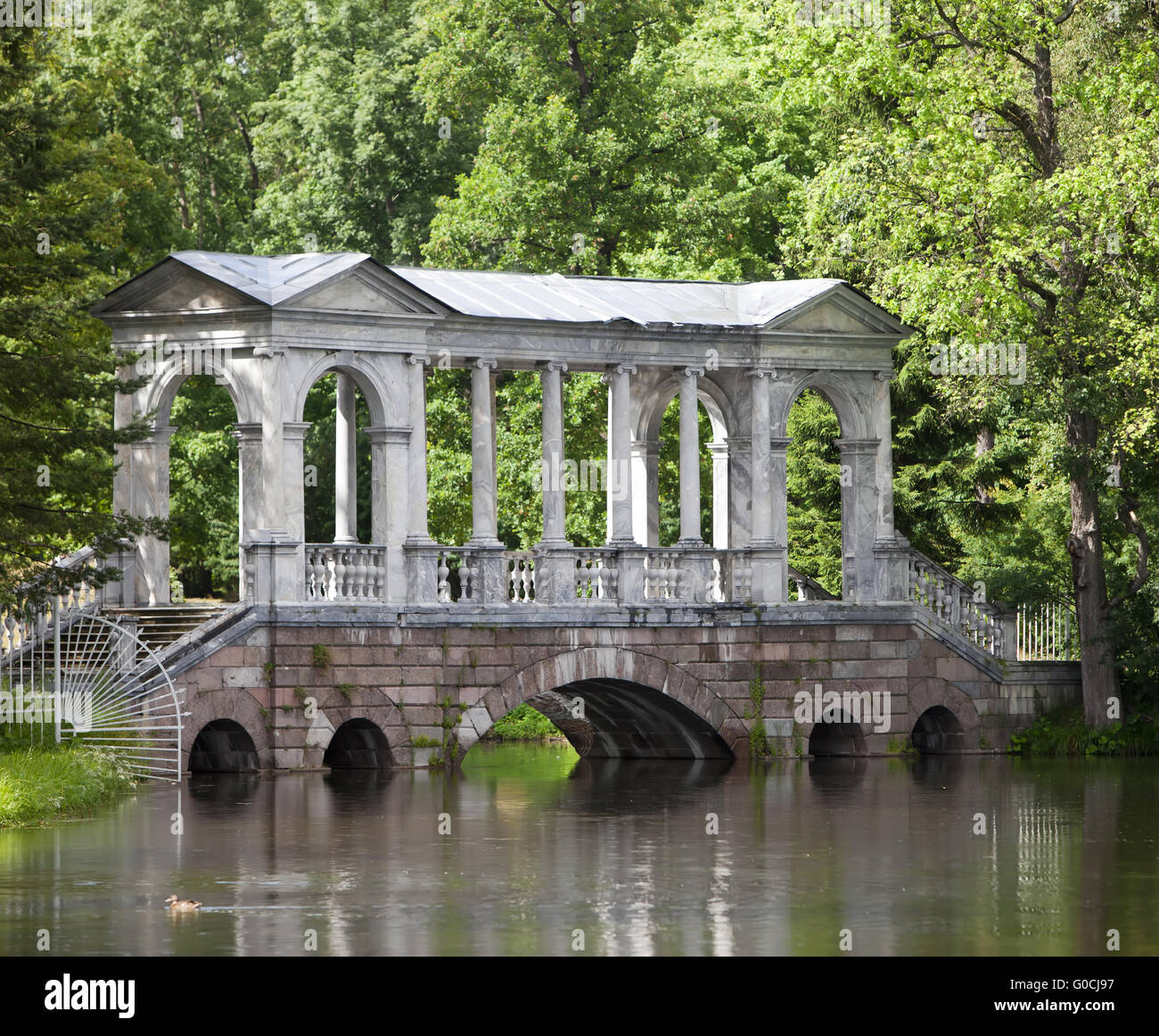 Marble palladian bridge hi-res stock photography and images - Alamy