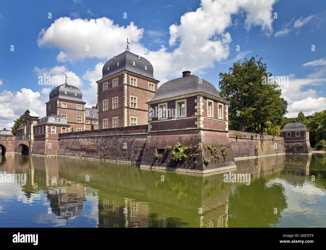 Baroque moated castle Ahaus Castle, Germany Stock Photo - Alamy