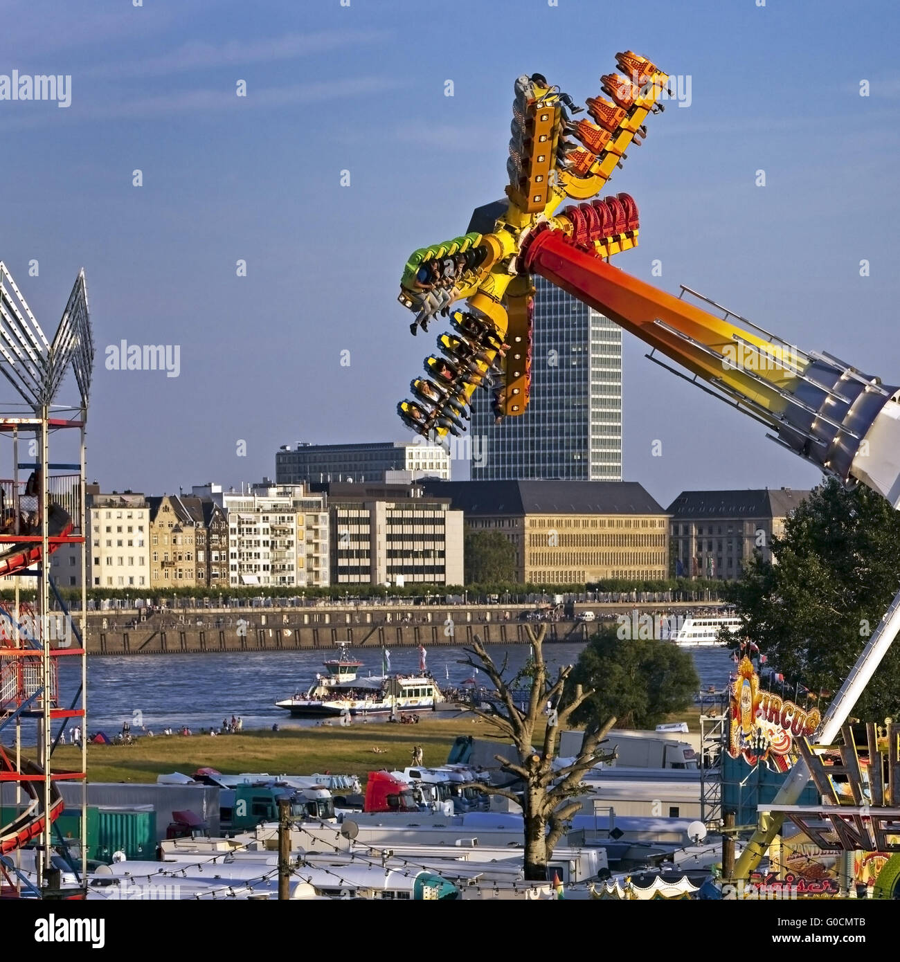 biggest funfair on the river Rhine, Duesseldorf Stock Photo - Alamy