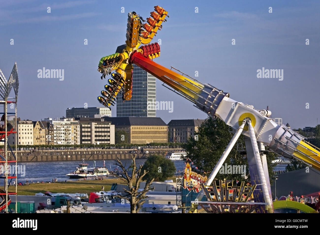 biggest funfair on the river Rhine, Duesseldorf Stock Photo - Alamy