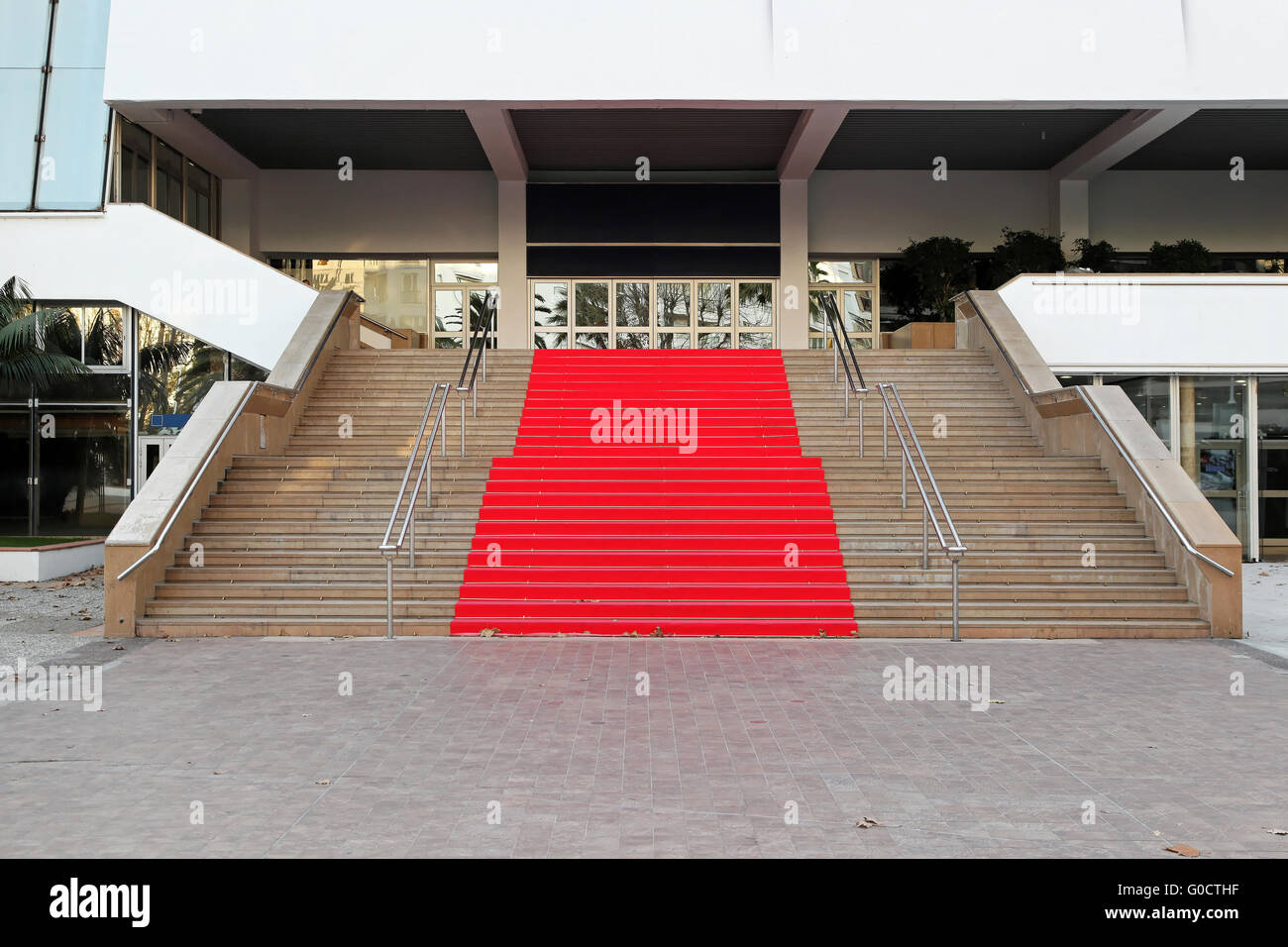 Red stairway hi-res stock photography and images - Alamy
