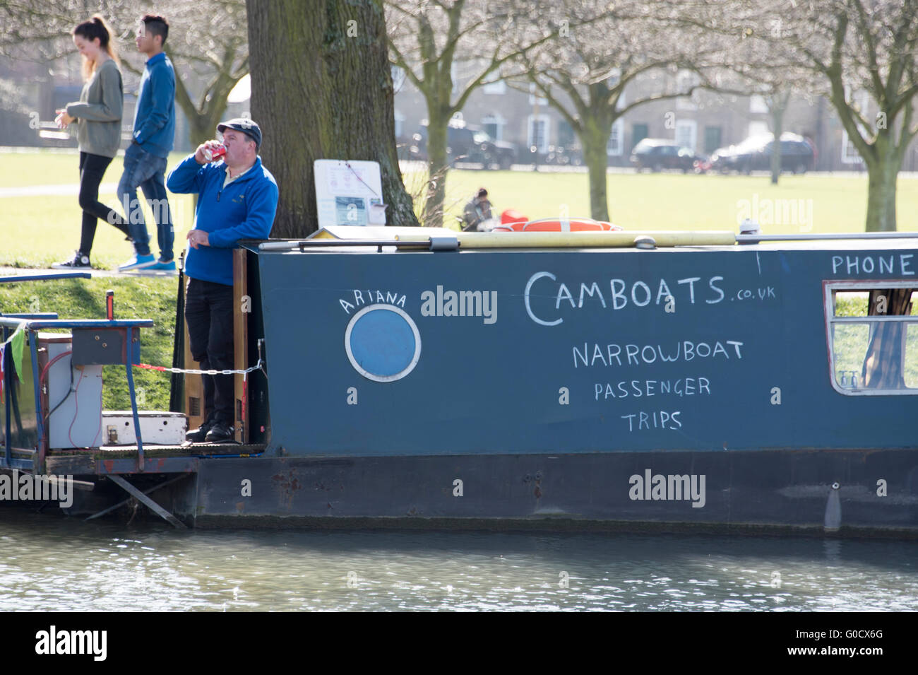 Man offering cruises along the river Cam in Cambridge Stock Photo - Alamy