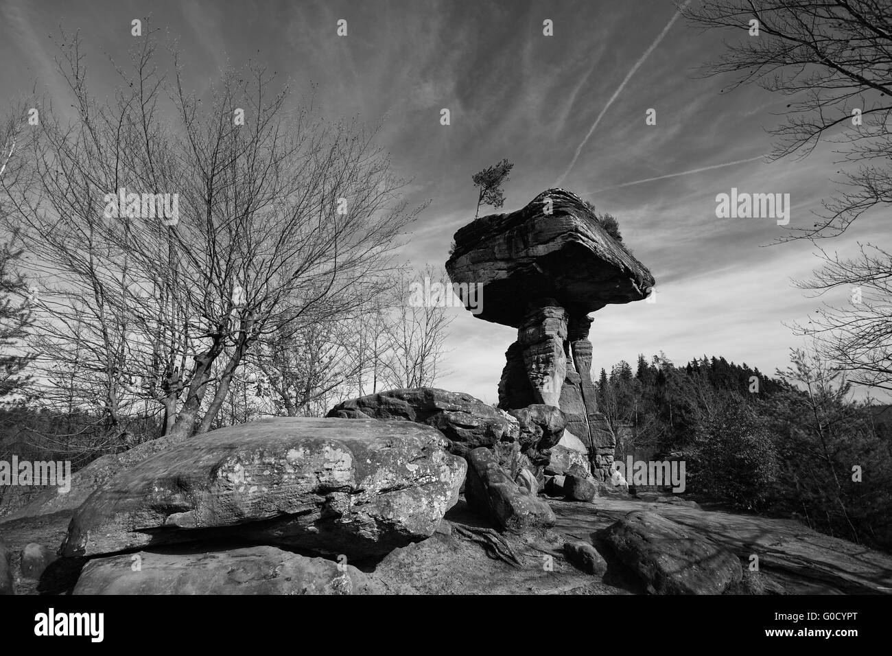 Rock formation devils table hi-res stock photography and images - Alamy