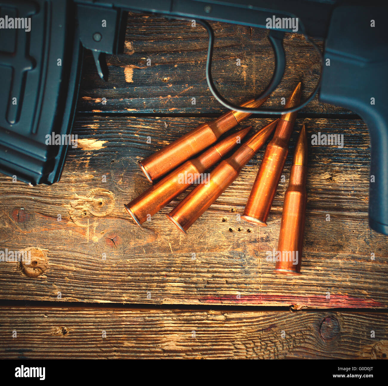 sniper rifle with a shop and five cartridges Stock Photo - Alamy