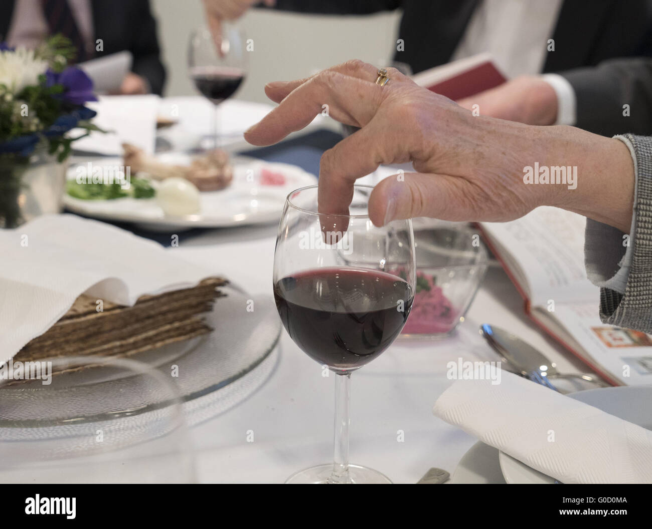 Sederabend hi-res stock photography and images - Alamy