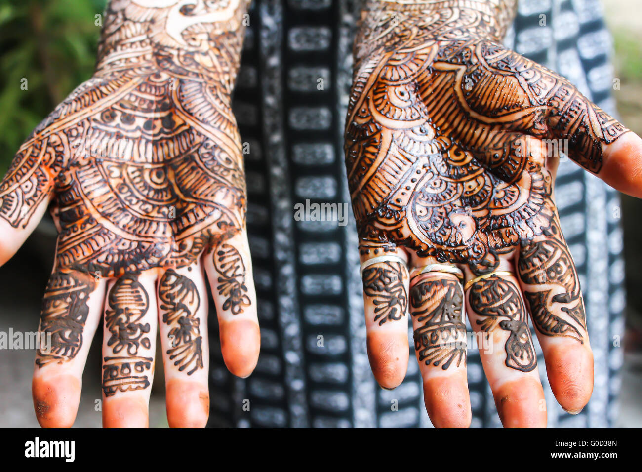 Indian mehandi hands hi-res stock photography and images - Alamy