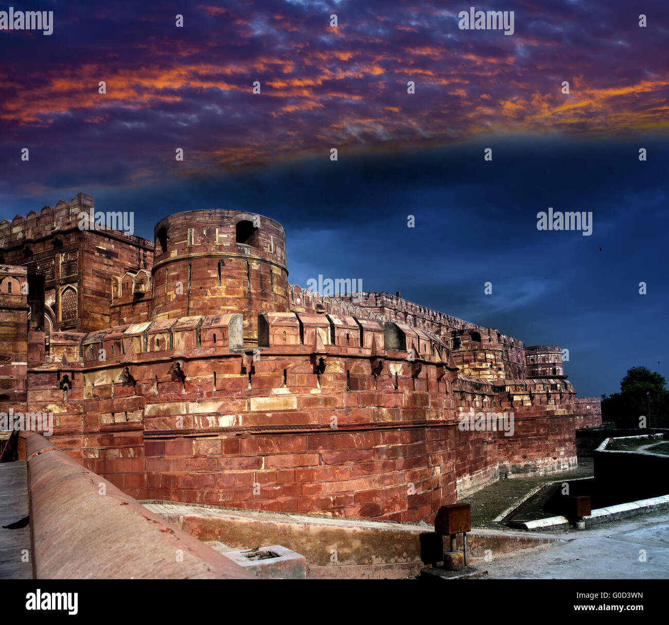 India. Agra. Red fort on a sunset Stock Photo - Alamy