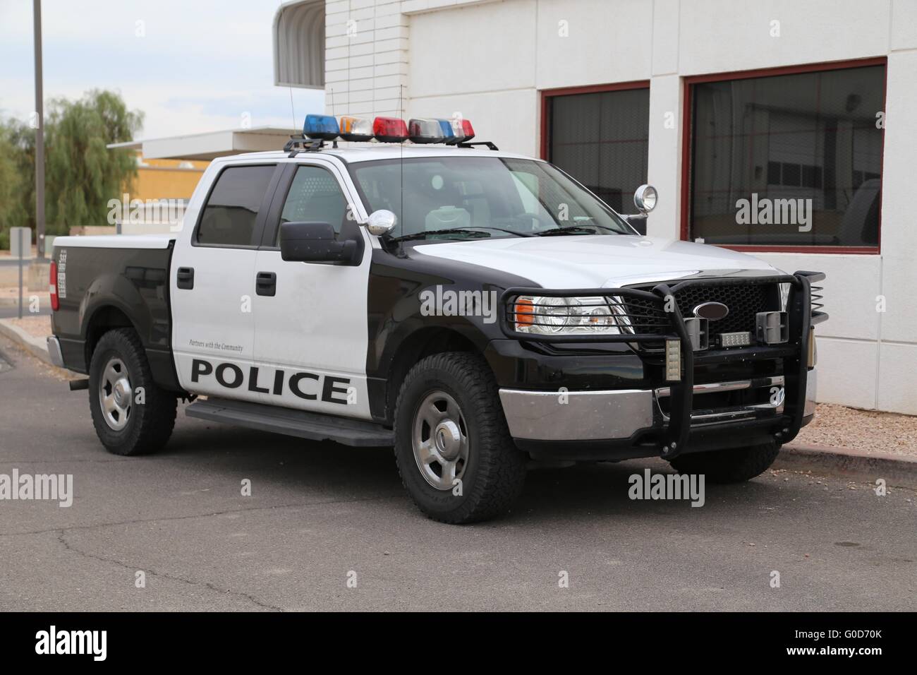 Vintage sheriff polizeiwagen hi-res stock photography and images - Alamy