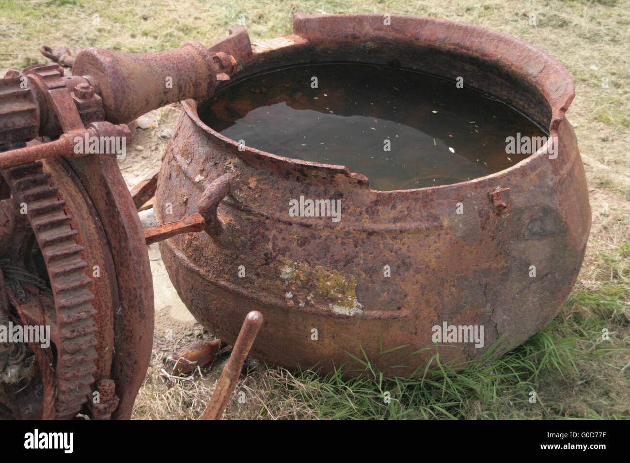 Pot and gear Stock Photo - Alamy