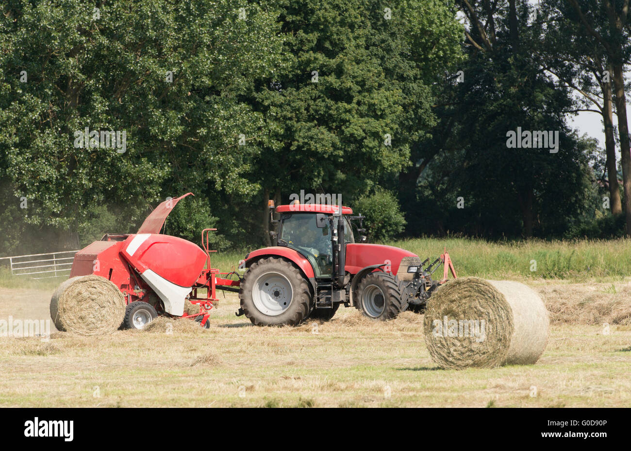 Round balers hi-res stock photography and images - Alamy