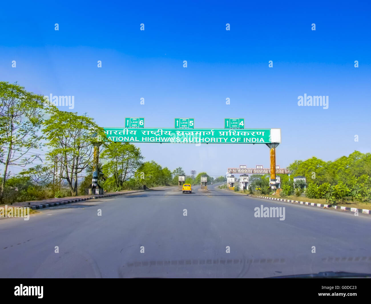 Highway horizon hi-res stock photography and images - Alamy