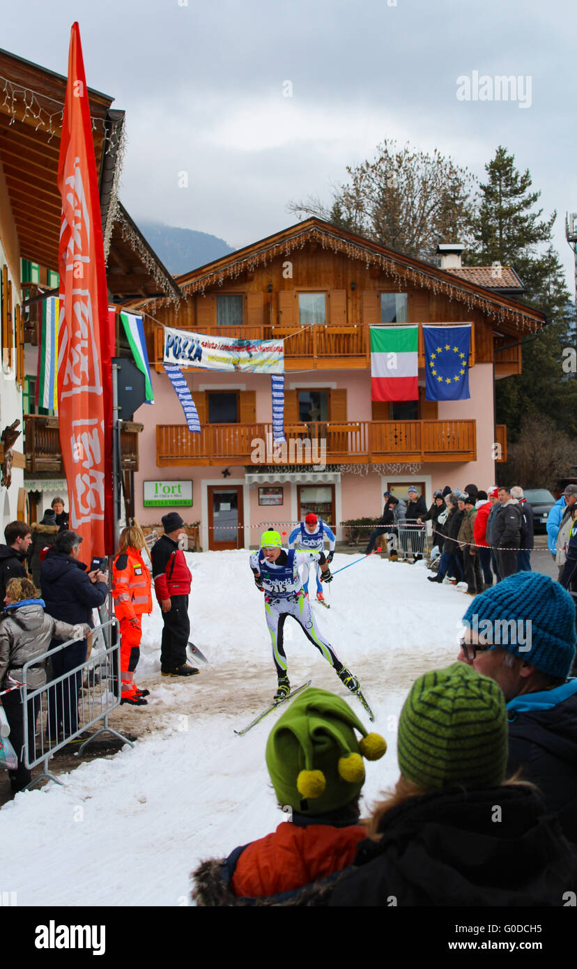 Cross country skiing race hi-res stock photography and images - Alamy
