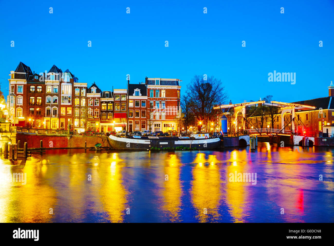 Night city view of Amsterdam, the Netherlands Stock Photo - Alamy