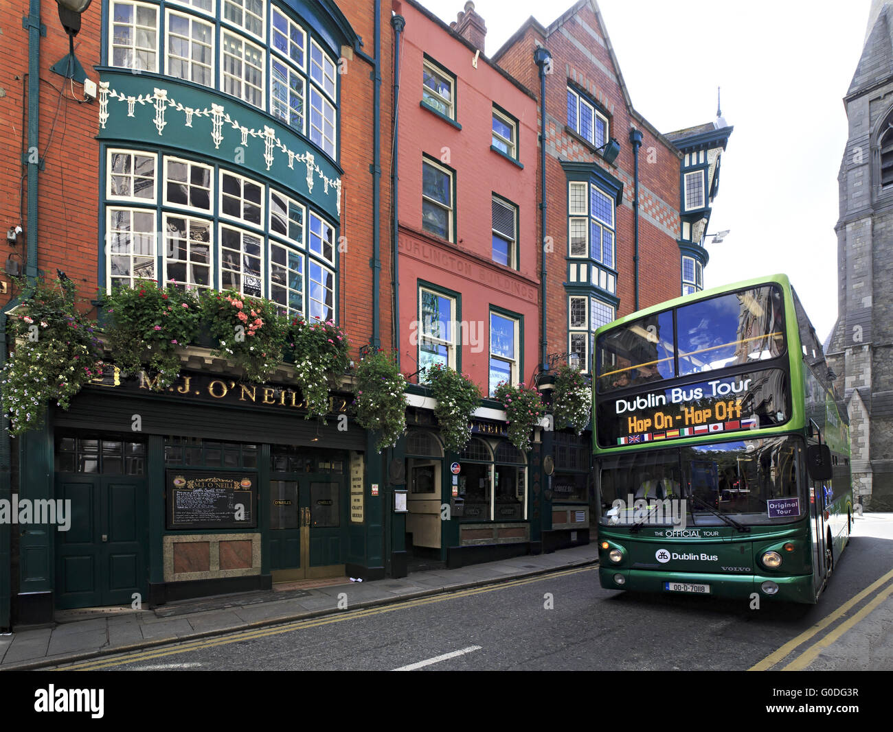 Sightseeing bus for tourists in the center of Dublin Stock Photo - Alamy