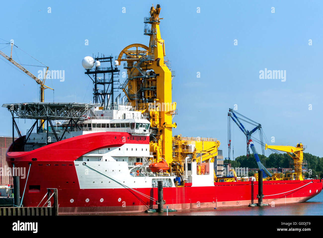 Offshore pipe laying vessel hi-res stock photography and images - Alamy
