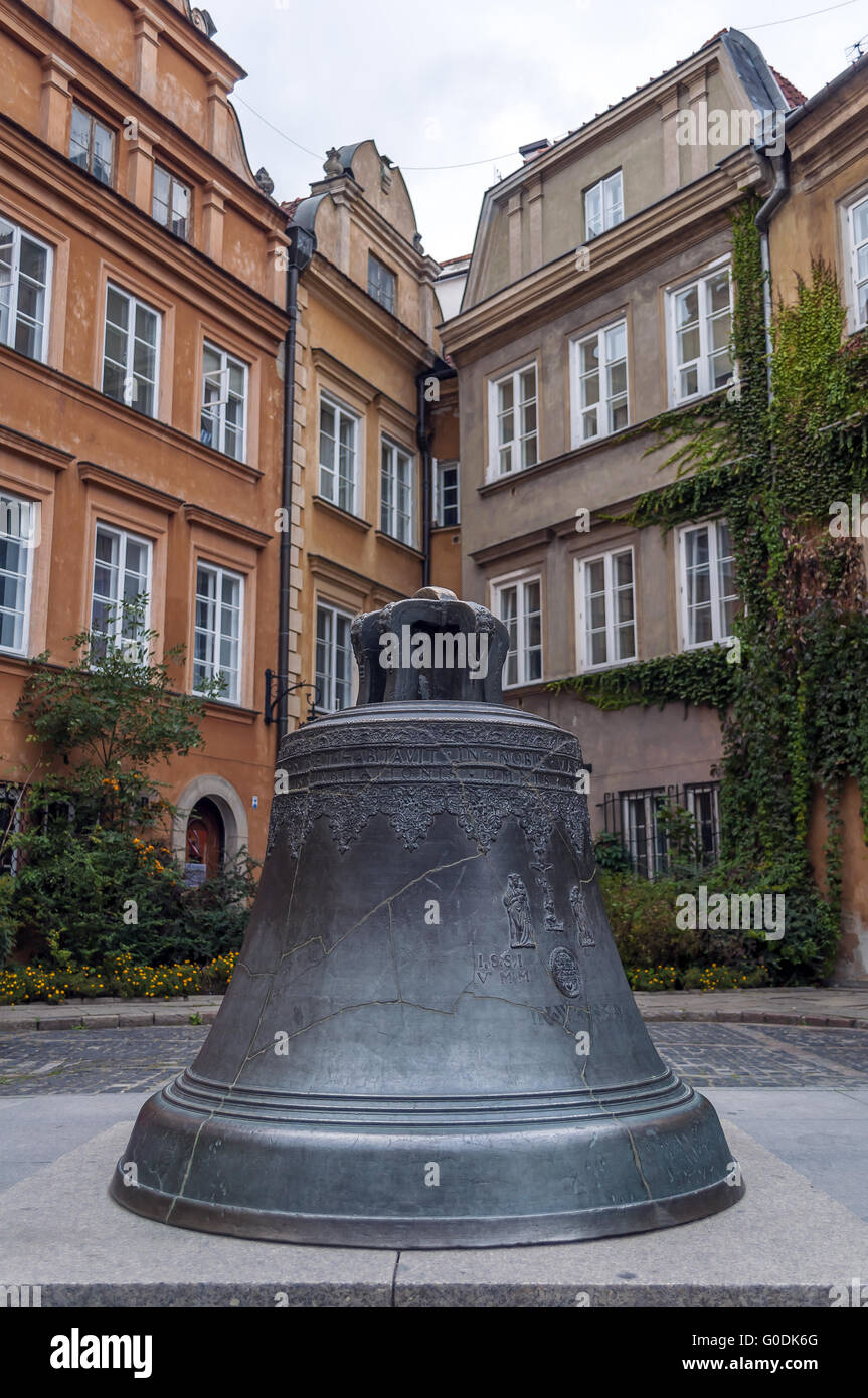 Cracked bell hi-res stock photography and images - Alamy