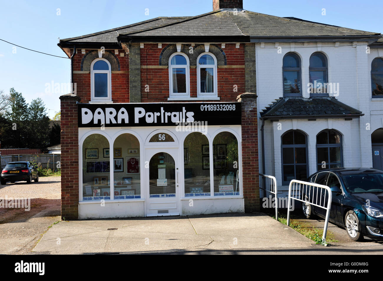 Dara Portrait Shop, Mortimer Common, Reading, Berkshire, England Stock ...
