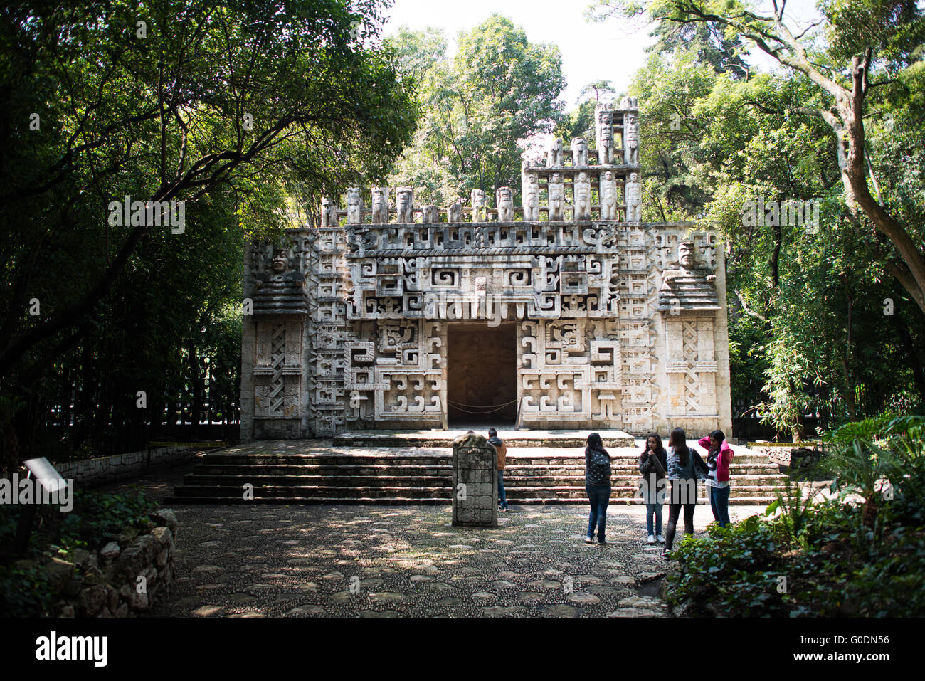 National anthropology museum models hi-res stock photography and images ...
