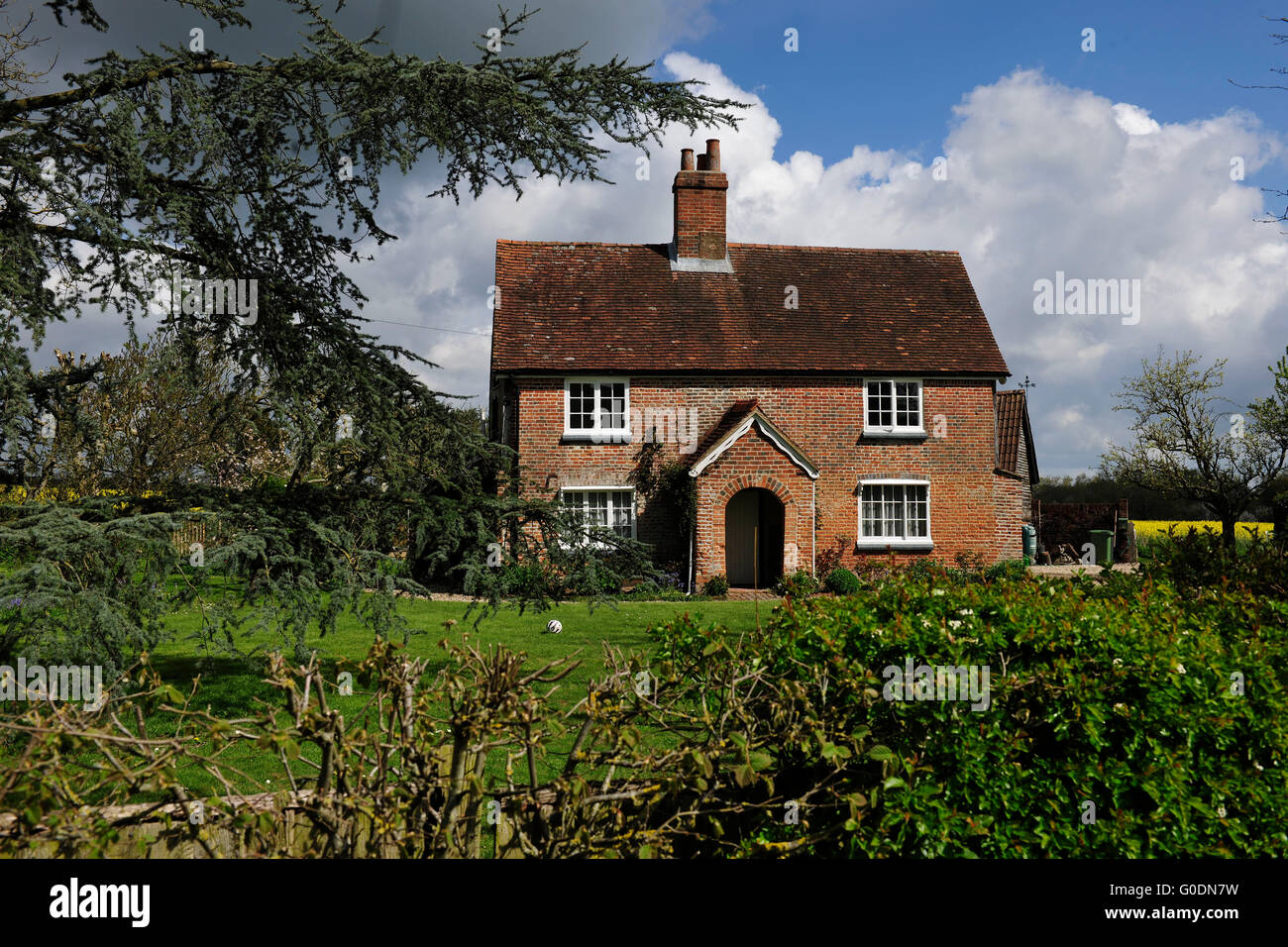 Cottage, Mortimer Common, Reading, Berkshire, England Stock Photo - Alamy