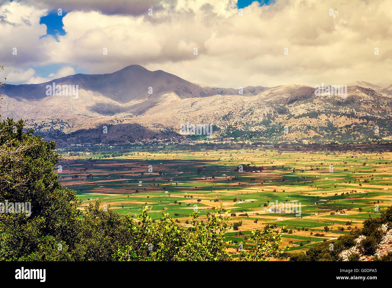 Majestic landscape plain mountains hi-res stock photography and images ...