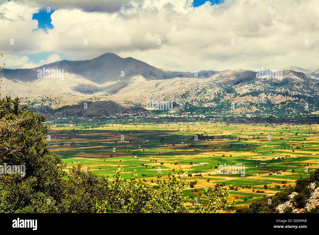High up mountain range hi-res stock photography and images - Alamy