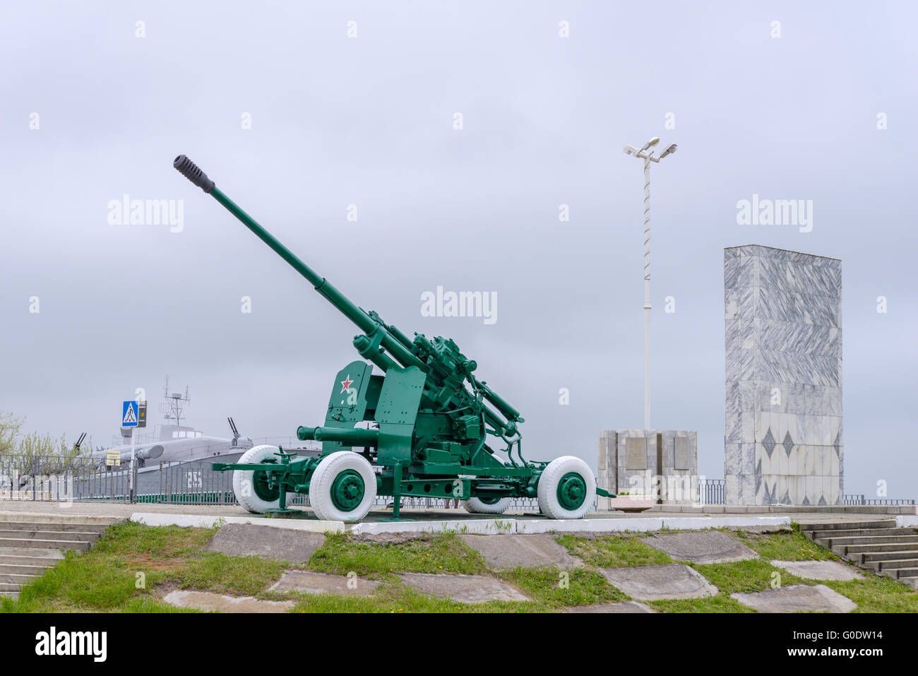Old anti aircraft gun hi-res stock photography and images - Alamy