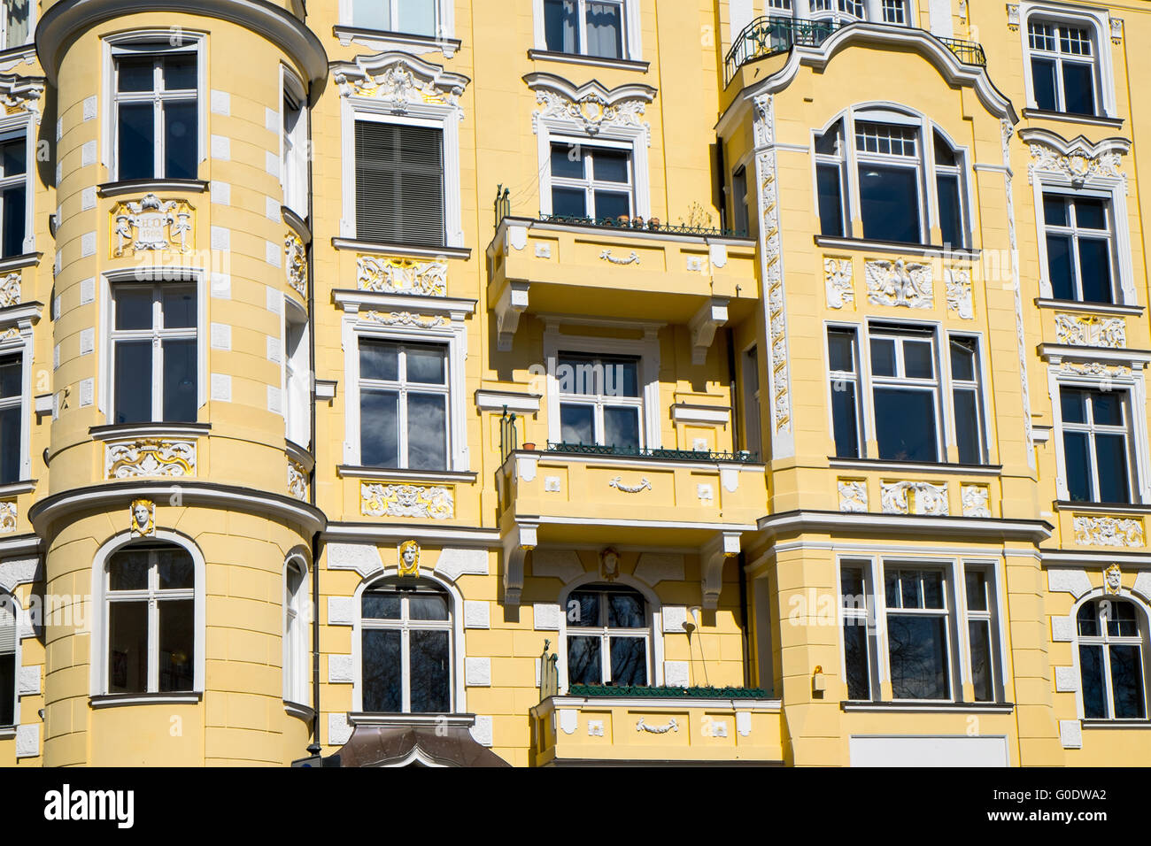 Berlin old houses balconies house hi-res stock photography and images ...