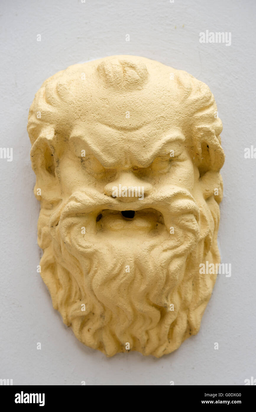 Mask sculpture hi-res stock photography and images - Alamy