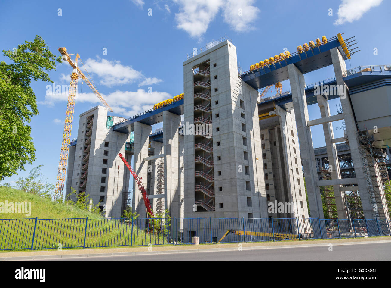 construction site ship lift Stock Photo - Alamy