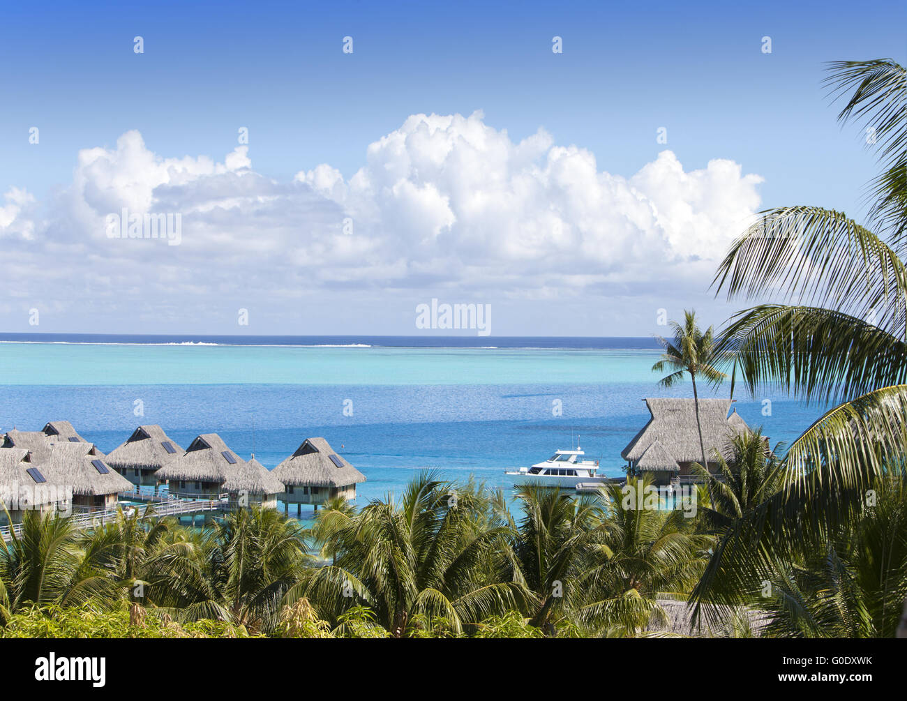 Blue lagoon of the island of Bora Bora, Polynesia Stock Photo - Alamy