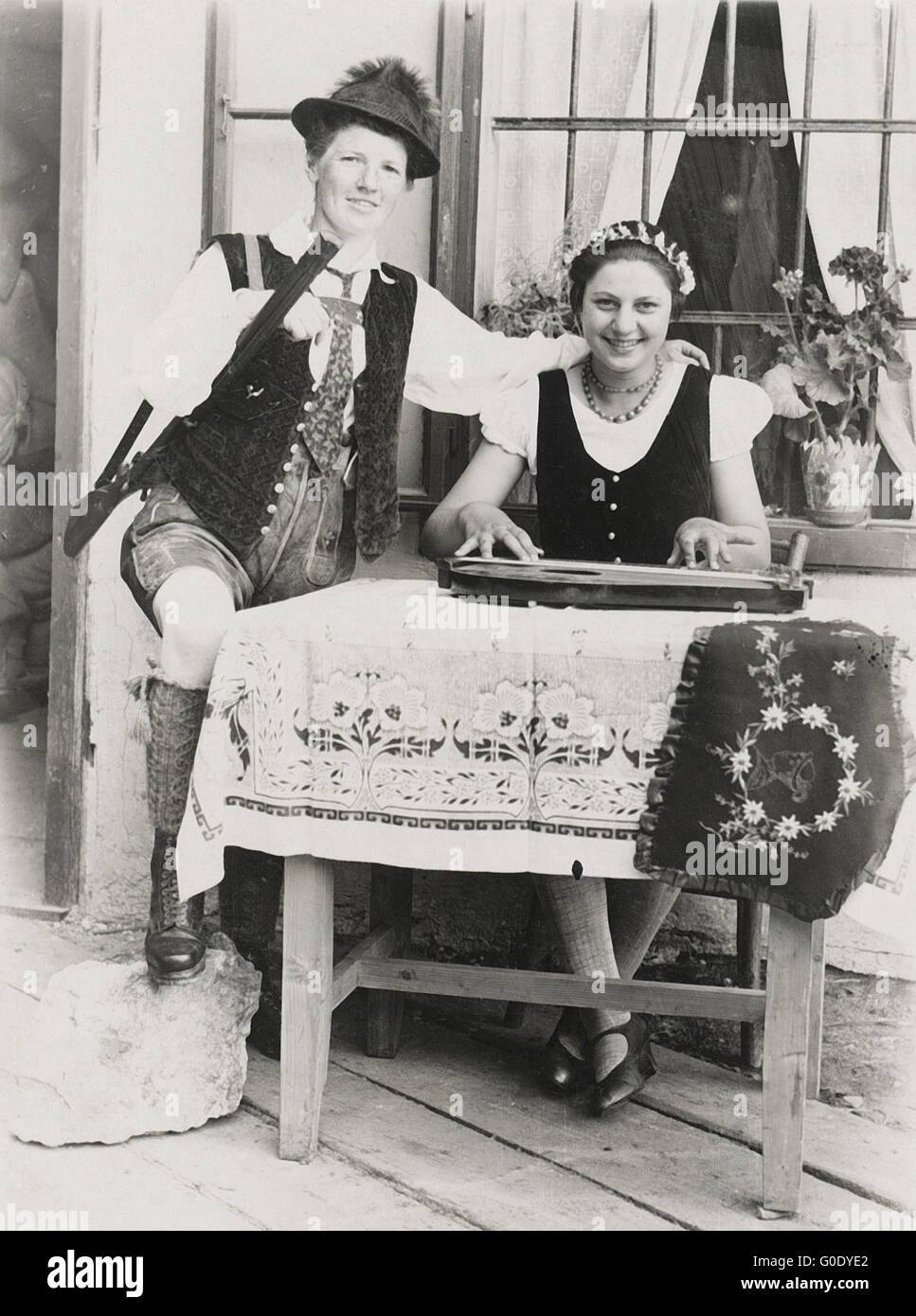 Women's fashion 1936 hi-res stock photography and images - Alamy