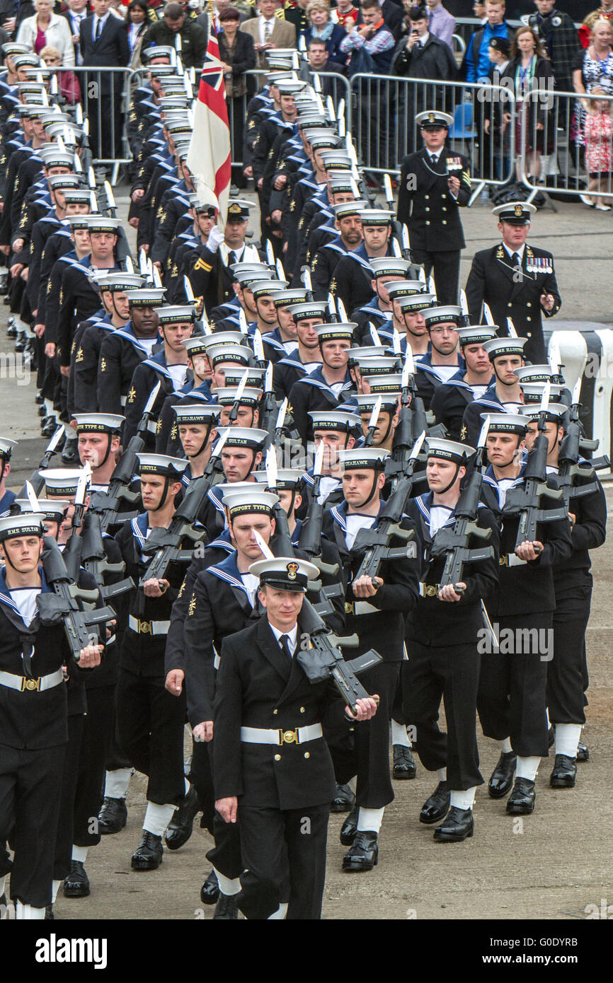 Sailors marching in time and formation Stock Photo - Alamy