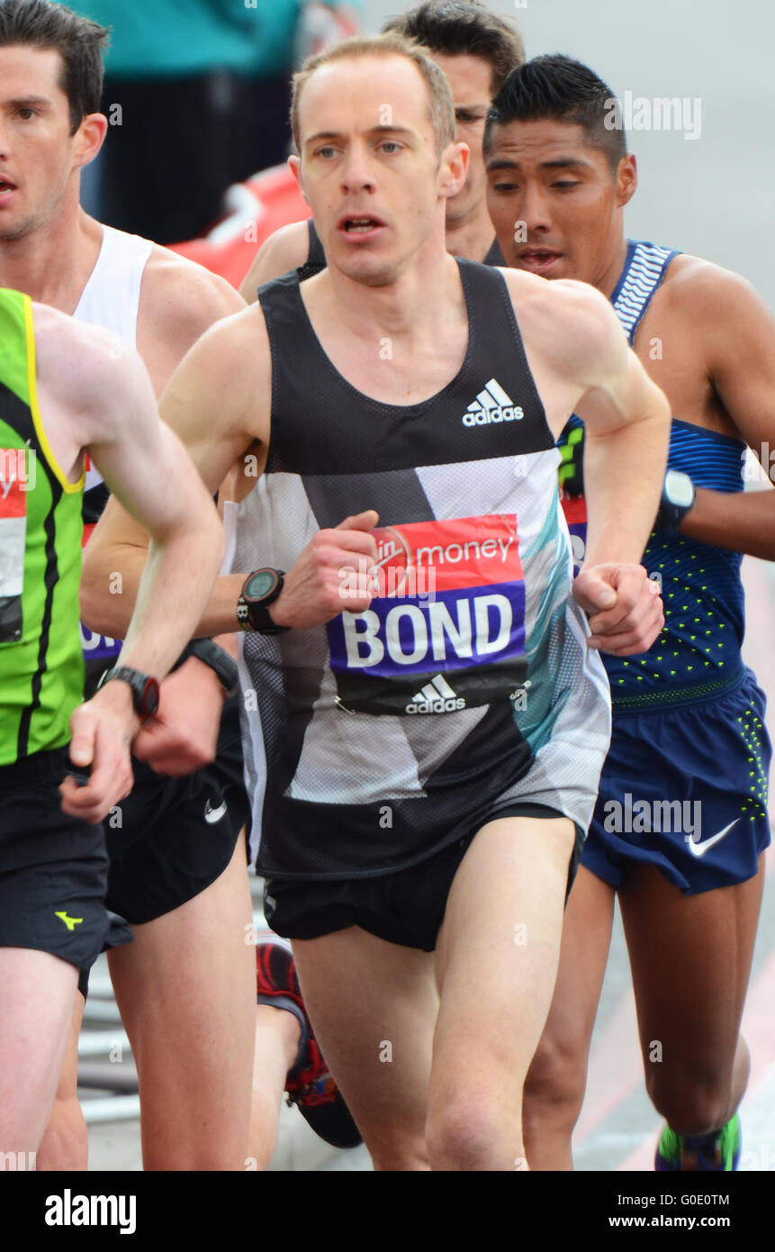 Bond group hi-res stock photography and images - Alamy