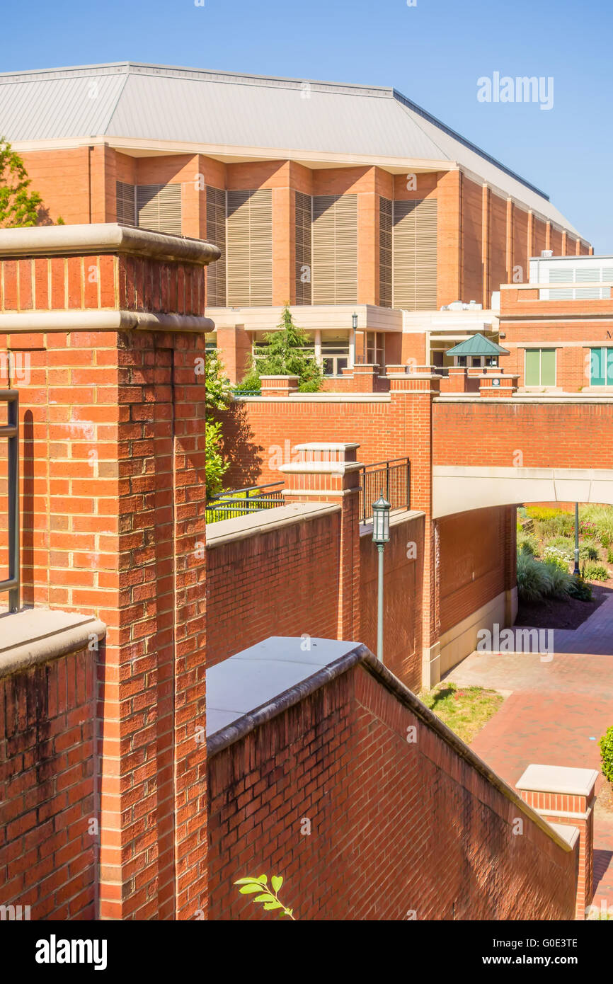 modern and historic architecture at college campus Stock Photo - Alamy